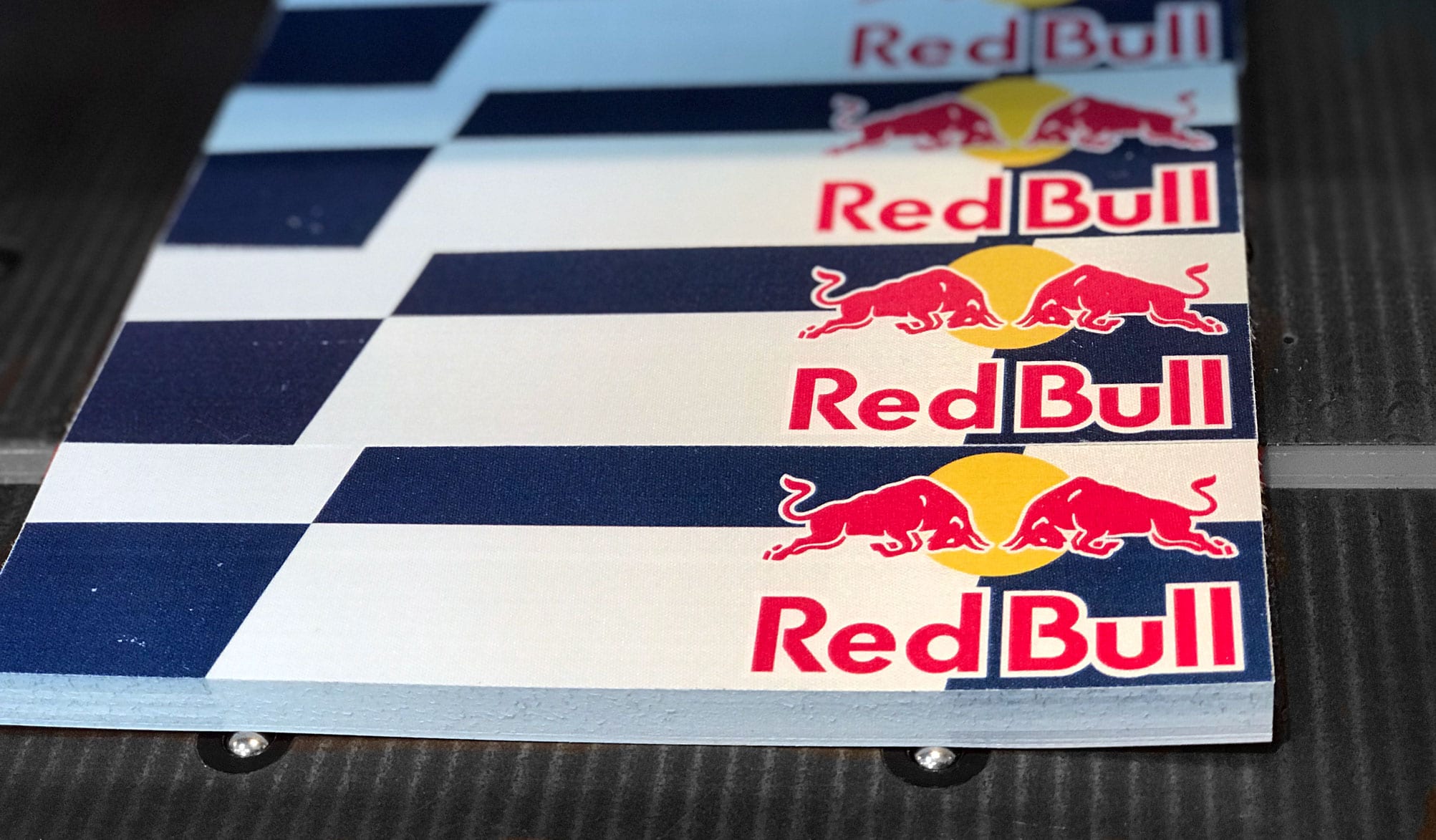 Textielstickers op maat bestellen? | StickerCompany